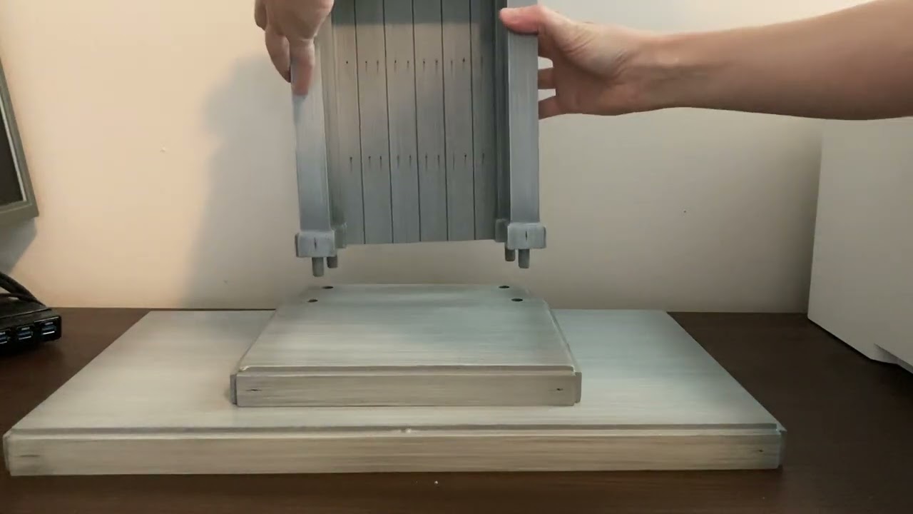 Review of the Willow Tree Crèche, hand-painted nativity backdrop