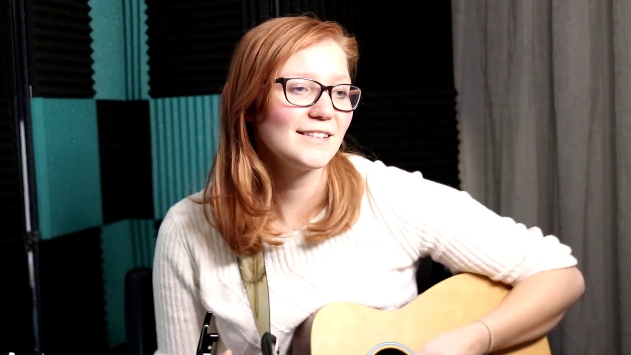 Hire Patricia Holly - Jazz Singer in Des Moines, Iowa