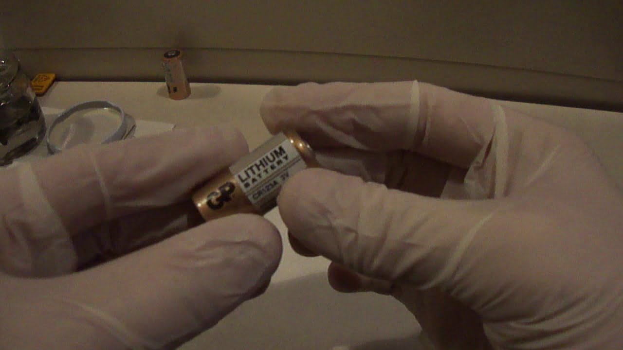 Lithium battery disassembly - lithium extraction