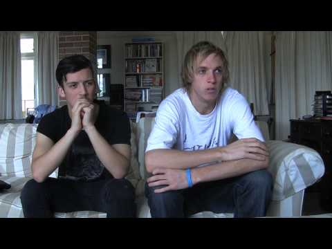 Bus Wanker Vs Bus Turds – Alec Bennett