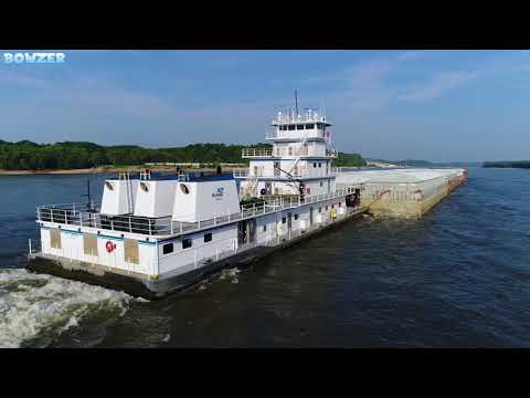 The New Z-Drive M/V SCF VISION Northbound Mississippi River MP125