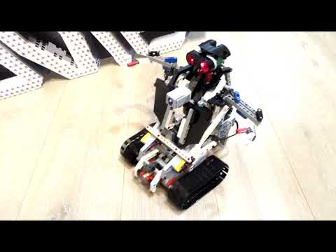 LEGO bulldozer transforms into robot - (LEGO MINDSTORMS Education EV3 45544)