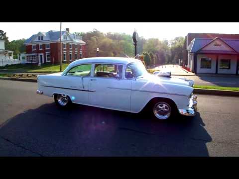 Awesome '55 Chevy cruisin' by ...