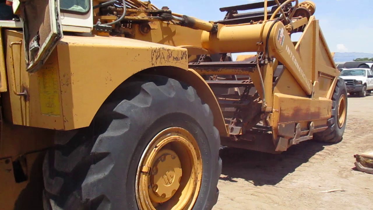 Auction #2363155 - 1982 International 412 SCRAPER