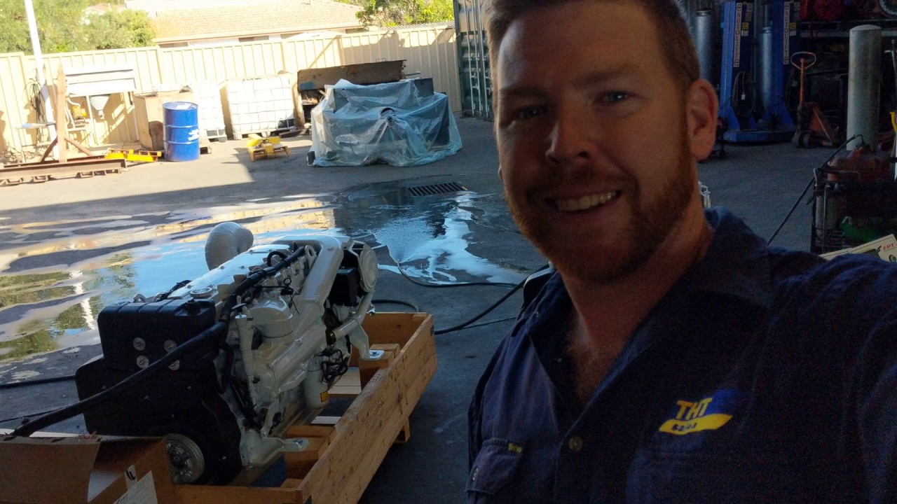 New Fiat Powertrain Technology FPT NEF 400 Workshop Run Up