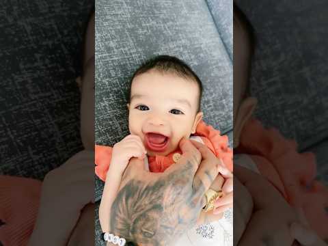 Isabella es una niña muy sonriente😍❤️