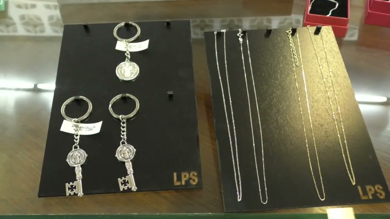 Artículos Religiosos de Joyería De Bussy. Librería de Pastoral de la Diócesis de Santander