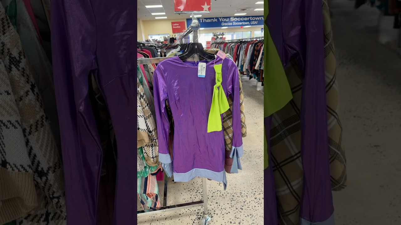 DAPHNE?! #halloween #halloweencostume #scoobydoo #secondhand #thriftwithme #thrifting #secondhand