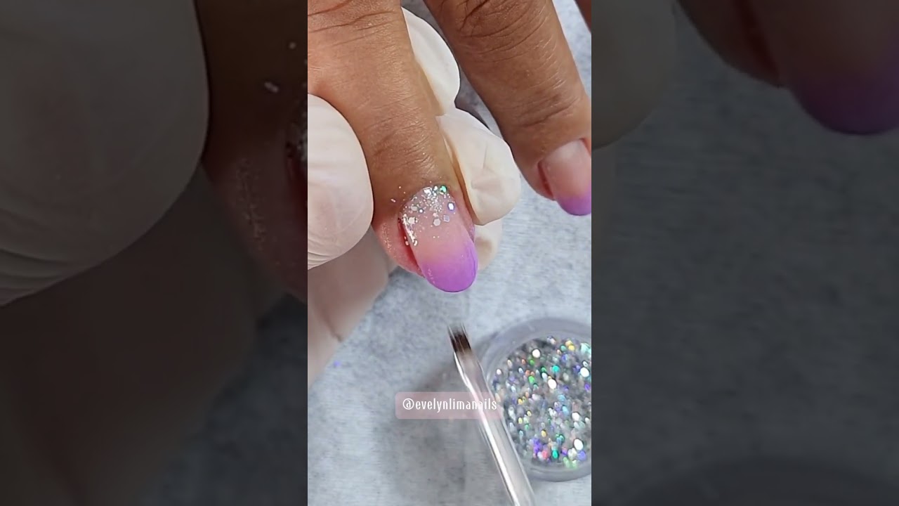 Cascata de glitter unhas naturais!! Mais fácil que existe!!! #glitter #glitternails #unhasdasemana