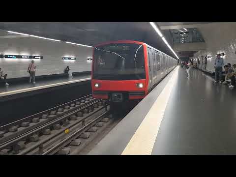 Lisbon Metro 513 arriving Baixa Chiado Station on 11/05/24