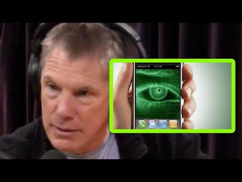 Ex-CIA Officer: Your Phone Might Be Listening to You - Joe Rogan and Mike Baker
