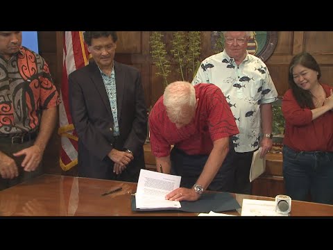 Mayor signs historic bill to regulate short term vacation rentals