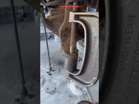 Lower Ball joint removal ✅✅ #shortsfeed #shortvideo #feed #short #short #balljoint #mechanic #tools