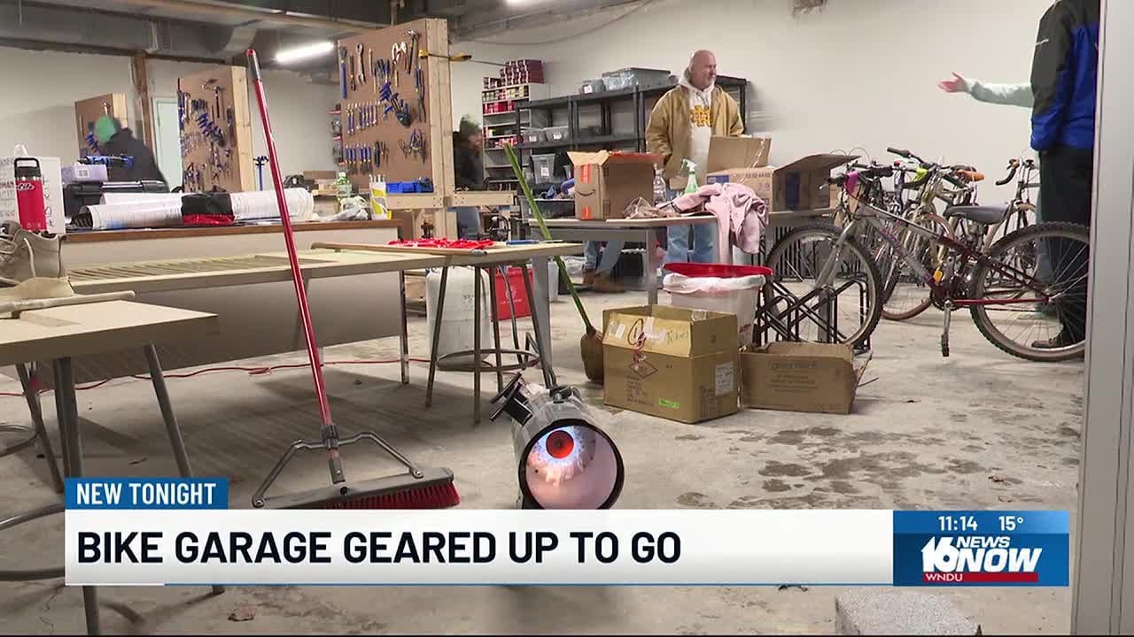 Volunteers prepare South Bend Bike Garage in new downtown location