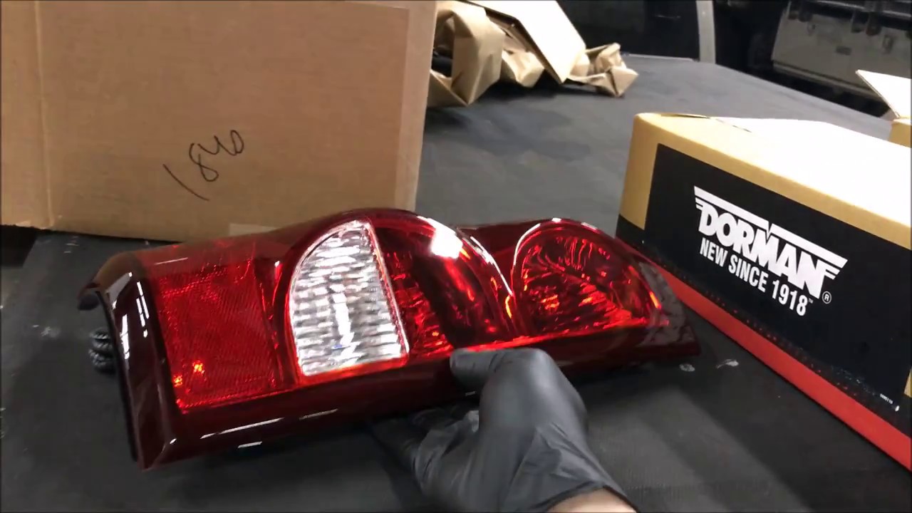 1999-2007 GMC Sierra/Chevy Silverado Tail Light Replacement/Installation Video
