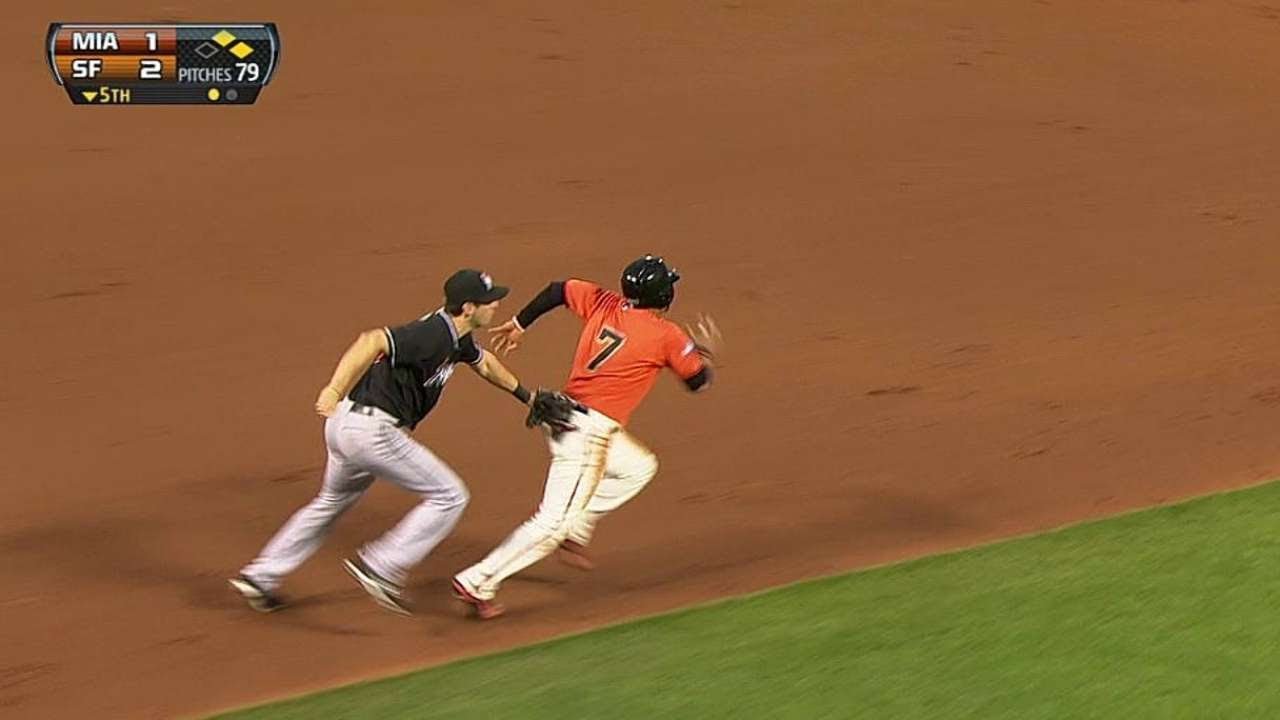 MIA@SF: Marlins complete rundown, nab Blanco