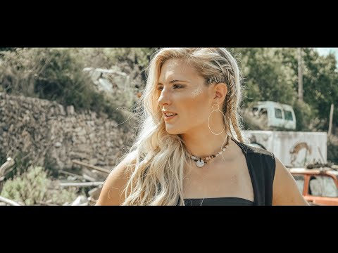 Maria Jacobs - A L'atzar | Music Video, Song Lyrics and Karaoke