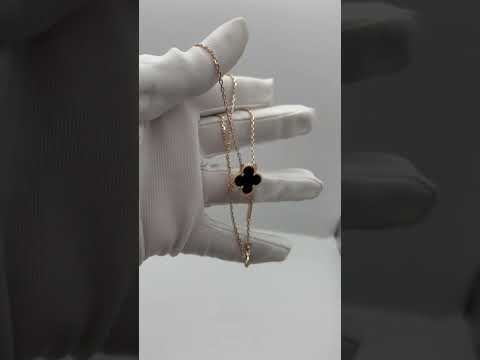 18k rose gold grey onyx clover pendant.#pendant #necklace #18kgoldjewelry #goldaccessories #pendants