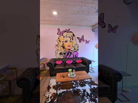 Dolly Parton themed airbnb. #smokymountains #gatlinburg #dollyparton #airbnb #vacation #shorts