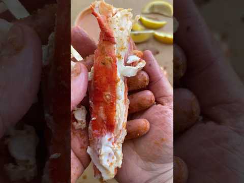 Most efficient King Crab Eating Method 😈👀 #shorts