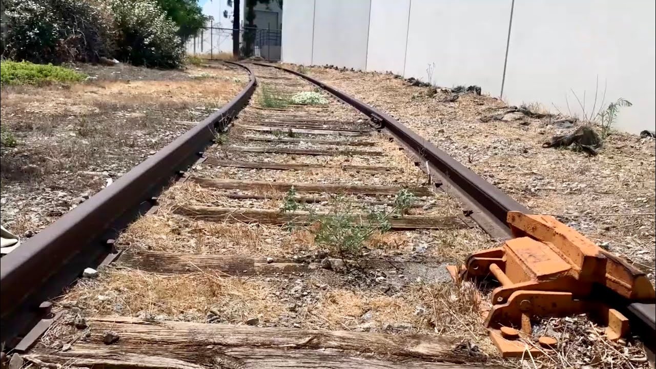 Abandoned ATSF siding 1421 Avery Int, Rancho Cucamonga, Los Angeles Division, Second Subdivision