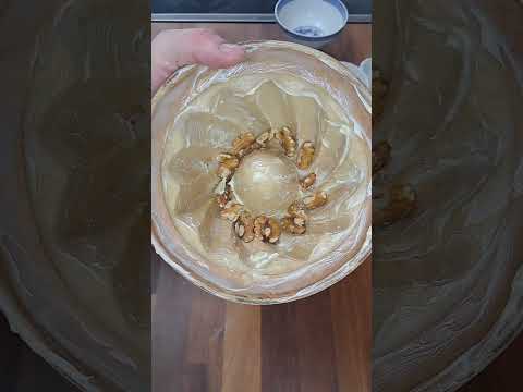 Looks at this yummy kugelhopf, kouglof - homemade cake from Alsace! Recipe from gugelhupf.