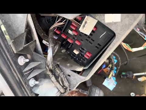 2004 Chevrolet Silverado Fuse Box Location