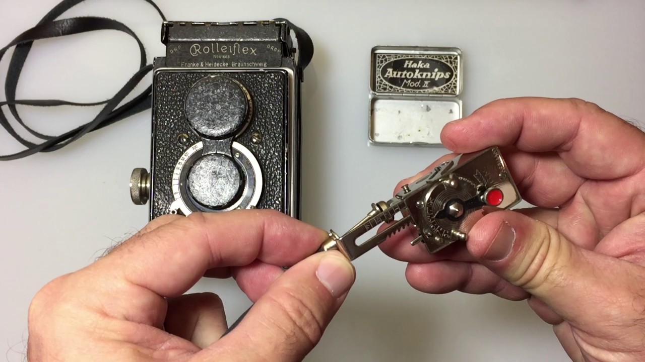 Haka Autoknips shutter timer with 1929 Rolleiflex Original K1 612