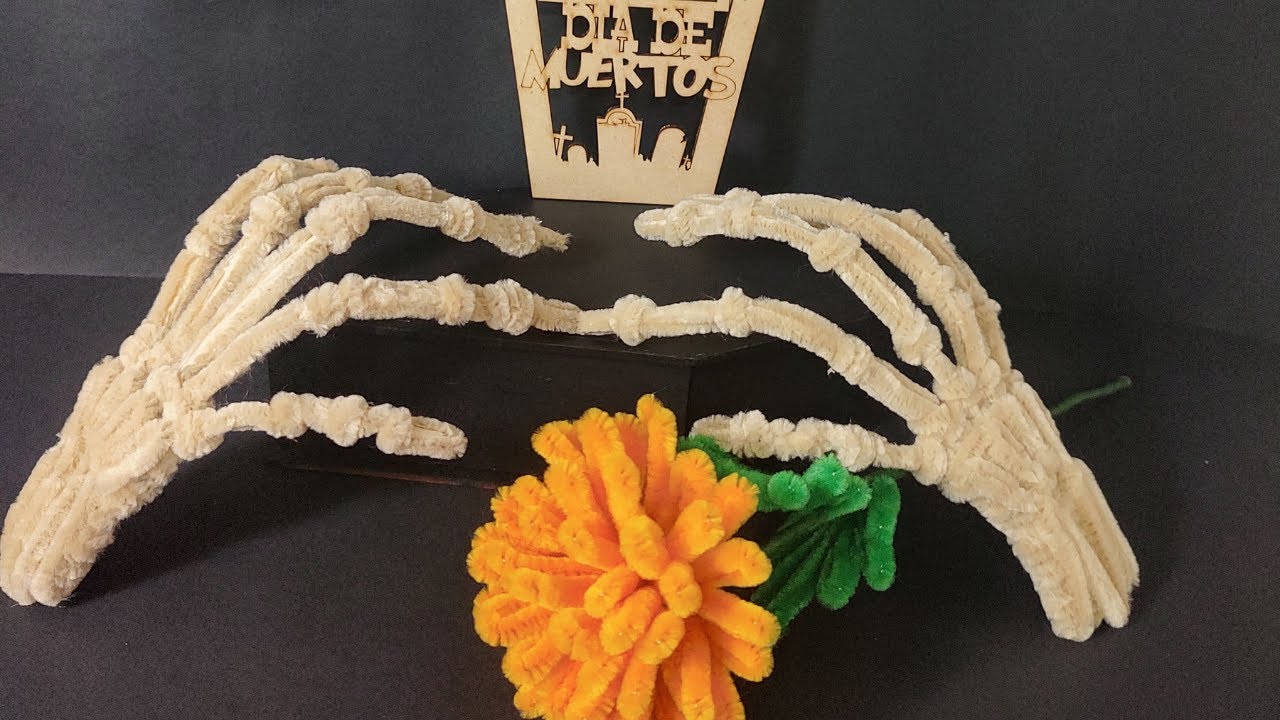 Manos de esqueleto con limpiapipas para catrin /catrina o para decorar  este dia de muertos