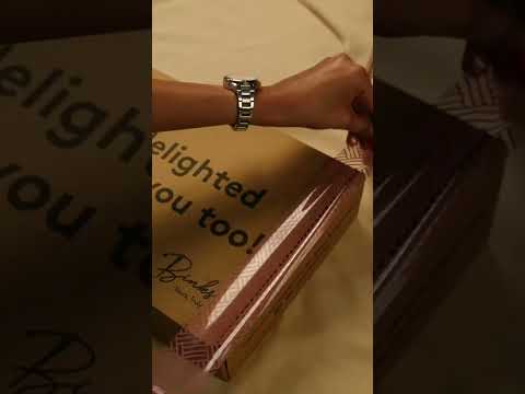 Pack an order with us! 💫 #smallbusiness edition ❤️ #packaging #packanorderwithme