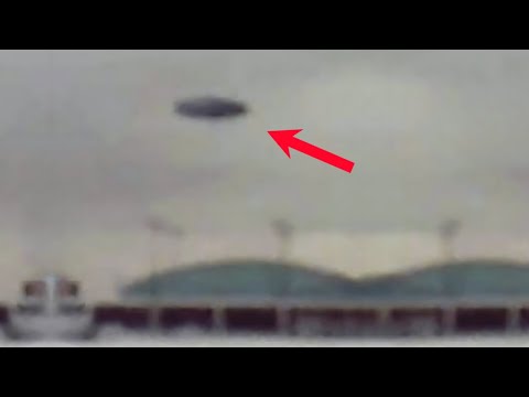 They Filmed A UFO Over Chicago O'Hare Airport, Then This Happened