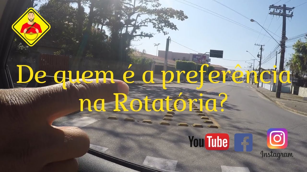 De quem é a preferência na rotatória?
