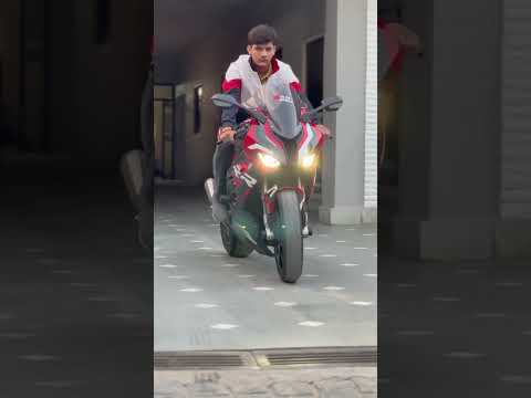 BMW s1000rr red colour/ best bike in India 🇮🇳 #bmwmotorrad #viral #superbikeindia #s1000rr