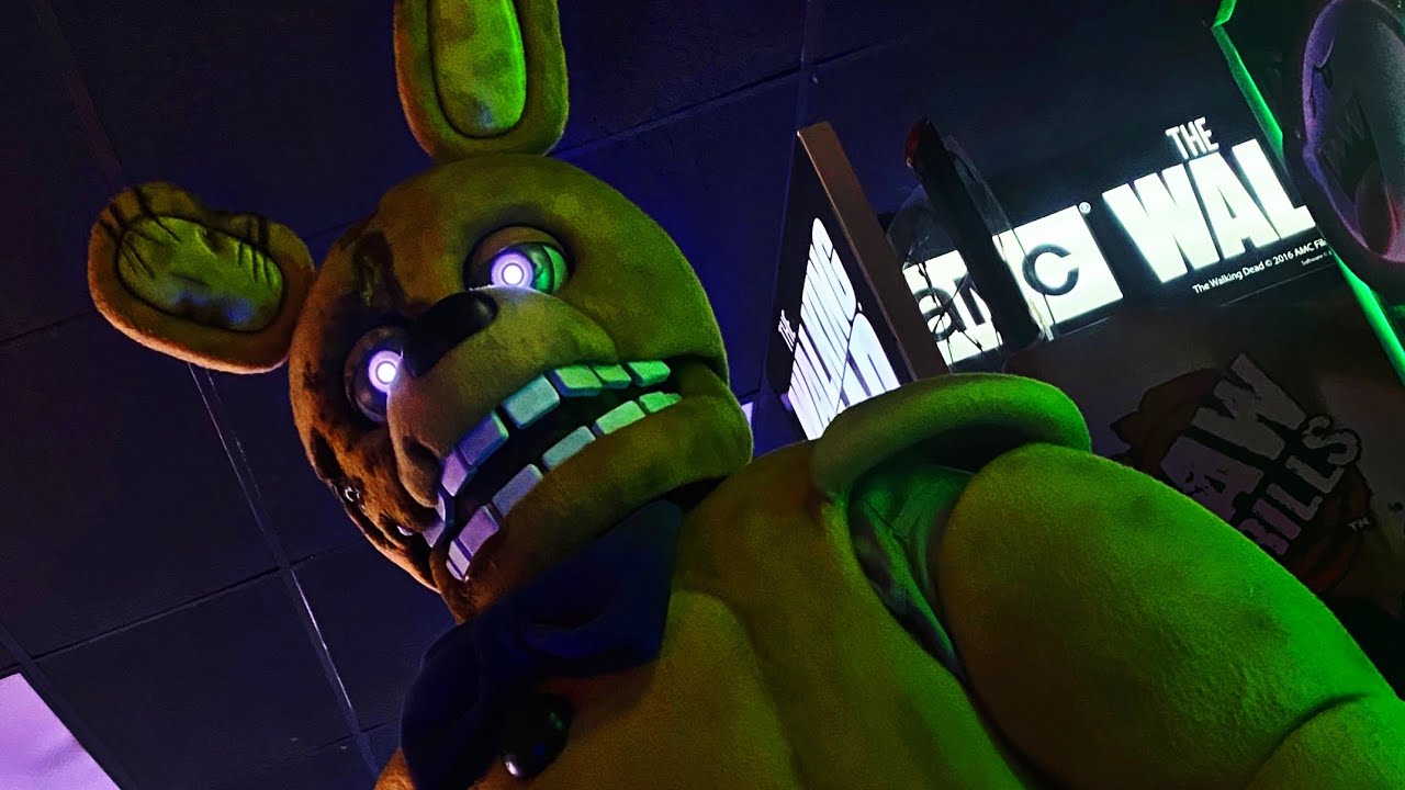 Enter the Yellow Rabbit (Cosplay Showcase)