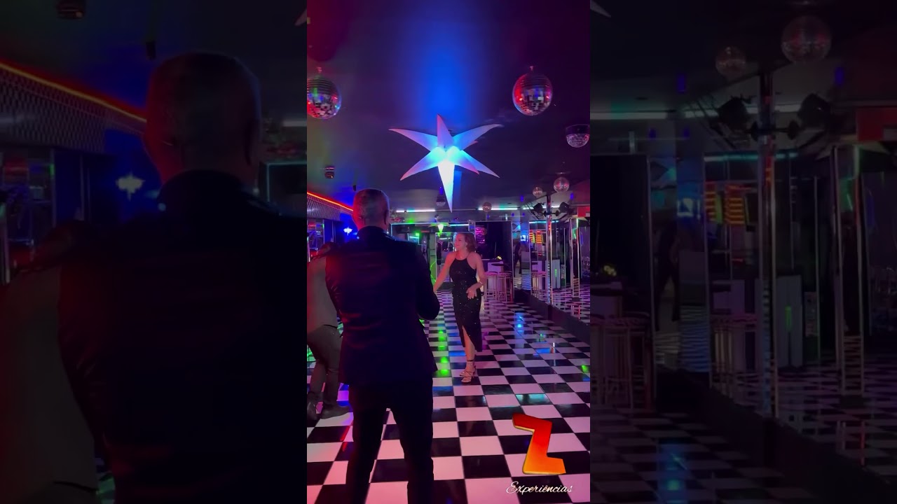 Aniversário de 50 anos feminino e moderno na Boate ZoOM em Brasília.