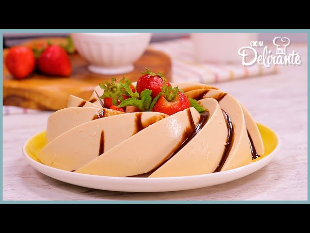 postre cremoso de fresas con chantilly