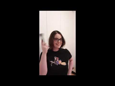 i'm still standing - Swiss Cosplayer pass the brush