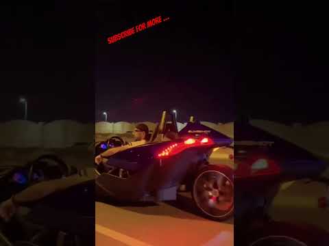 Slingshot vs goldwing #dubai #motorcycle #slingshot #polaris #goldwing