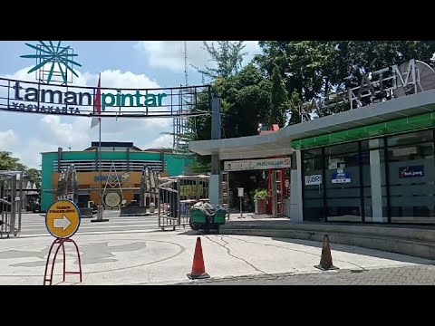 Taman Pintar Yogyakarta || Gedung Oval