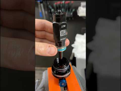 What was first? RockShox or Fox? #suspension #fox #rockshox #bikeservice #mtb