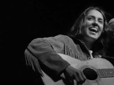 Joan Baez does an impression of Bob Dylan singing Joan Baez