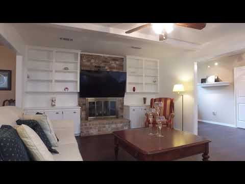 8207 Renmark Ln, Houston, TX 77070