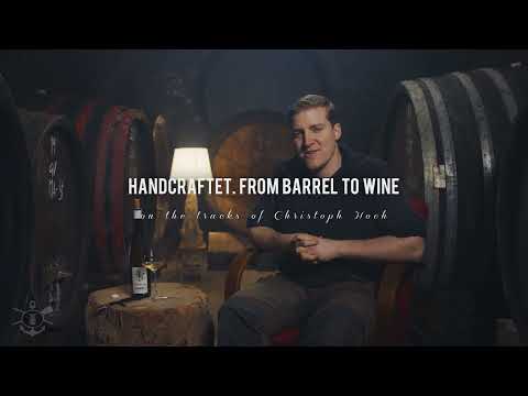 Handrafted. From barrel to wine.