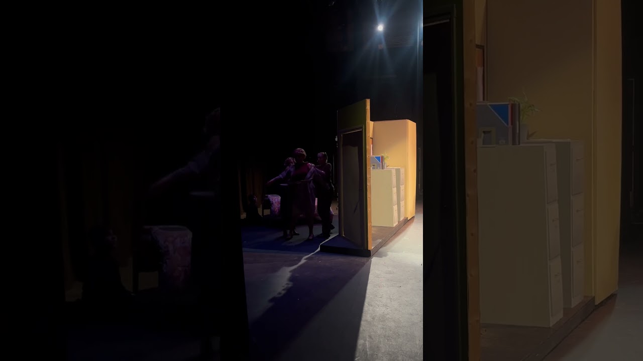 Pt 2 in the 6 sec quick change series #musicaltheater #quickchange