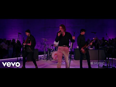 5 Seconds Of Summer (5SOS) - Girls Talk Boys (On The Record: Youngblood Live)