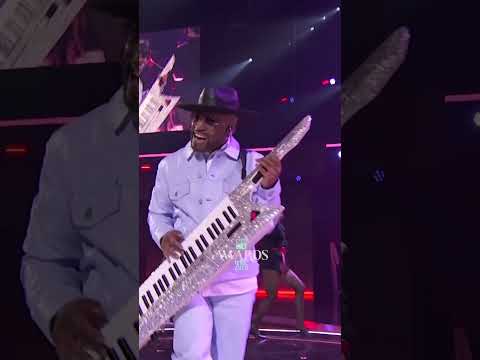 Jamie Foxx tears up as Teddy Riley, Doug E. Fresh & T-pain go crazy to “blame it” 🔥 #betawards2025