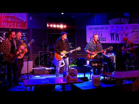 ROADHOUSE ROOSTERS - Southbound / LIVE at Scoreboard Bar Nashville