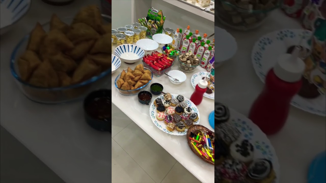 Snacks for kids on birthday party #food #foodtable #birthdayfood #tabledecor #birthday #kidssnacks