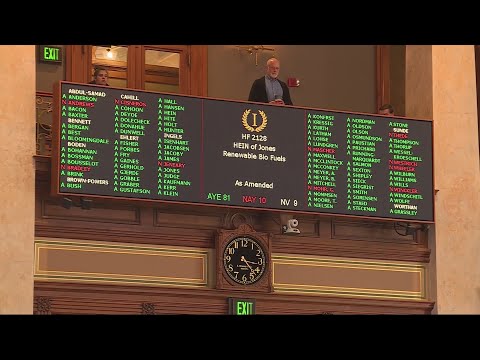 Kim Reynolds' ethanol mandate bill passes Iowa House