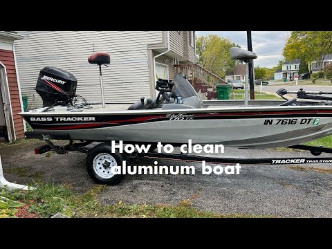 How to easily clean aluminum boat #shorts #aluminium #basstracker #subscribe #shortsvideo